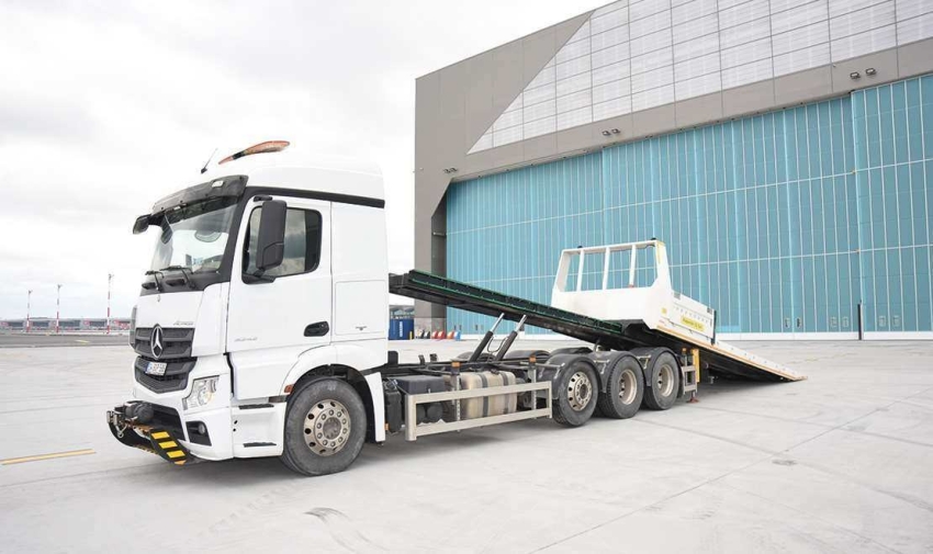 Steel Sliding Platform - Miles Fahrzeugbau Gmbh