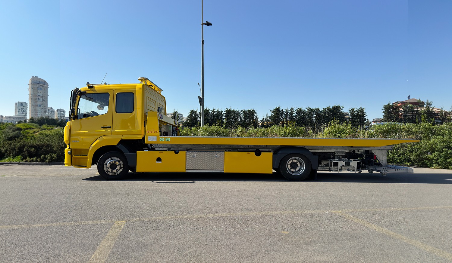 Steel Sliding Platform - Miles Fahrzeugbau Gmbh